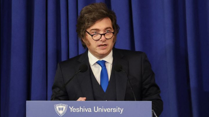 Argentina’s bond rally limited by junk label, war fallout | Buenos ...