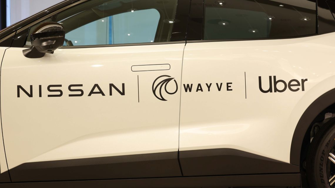 Uber, Nissan y Wayve lanzarán robotaxis autónomos para 2026 | Parabrisas