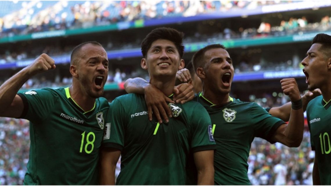 Bolivia venció 2-1 a Surinam y se clasificó a la final del Repechaje ...