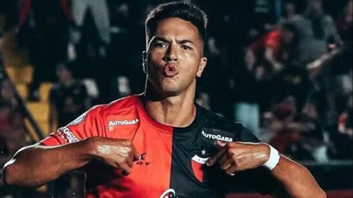 El masivo apoyo de los hinchas de Colón a Nacho Lago tras visibilizar ...
