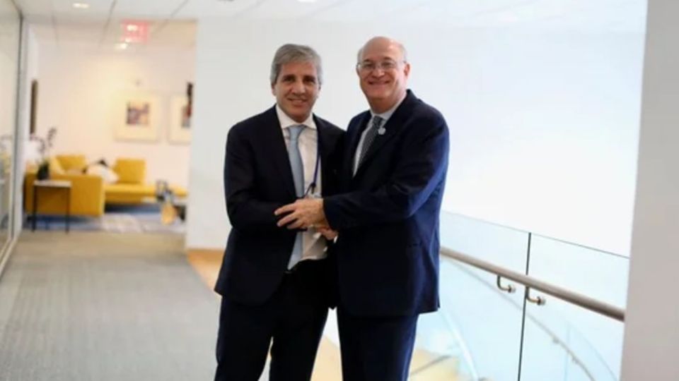 IDB joins World Bank in backing debt refinancing plan | Buenos Aires Times
