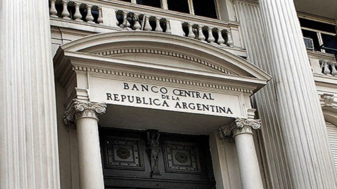 Milei avanza con el cierre de oficinas del Banco Central en el interior ...